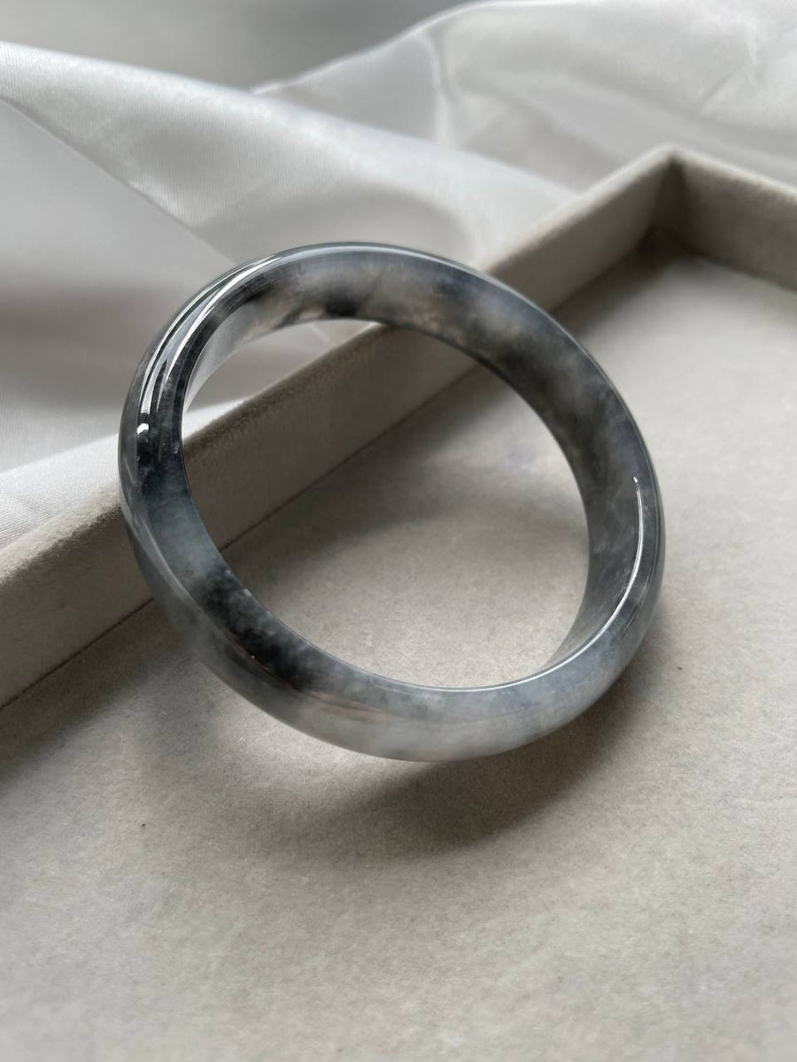 JBG223002 The Black Floating Marble Wuji Jadeite Jade Bangle – FAYJADE