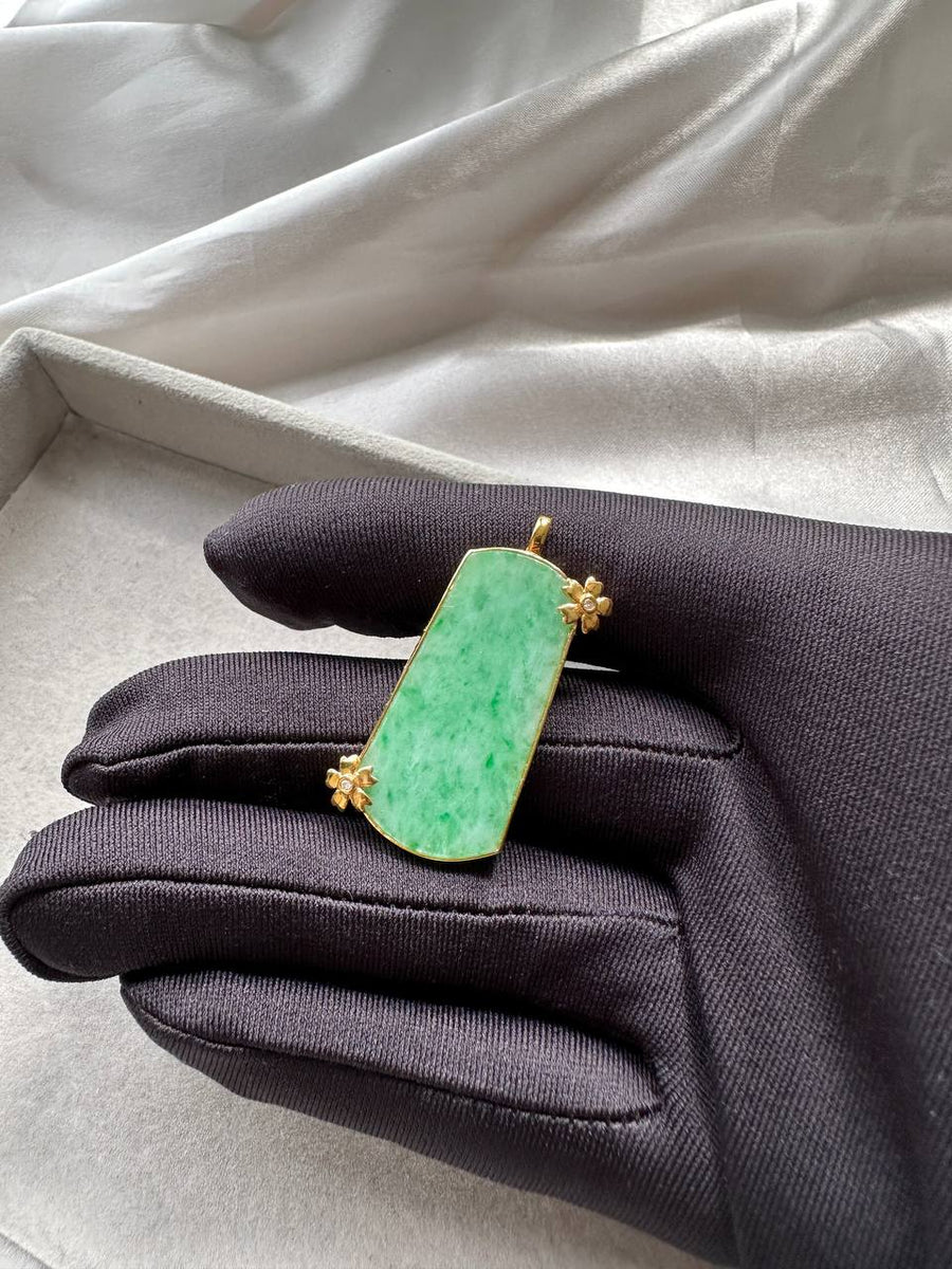 JWS224008 The Ever Spring | Bright Green Jadeite Wushi in 18K frame se ...